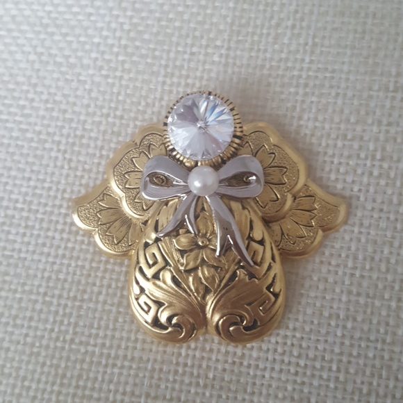 Avon | Jewelry | Vintage Avon Angel Brooch | Poshmark